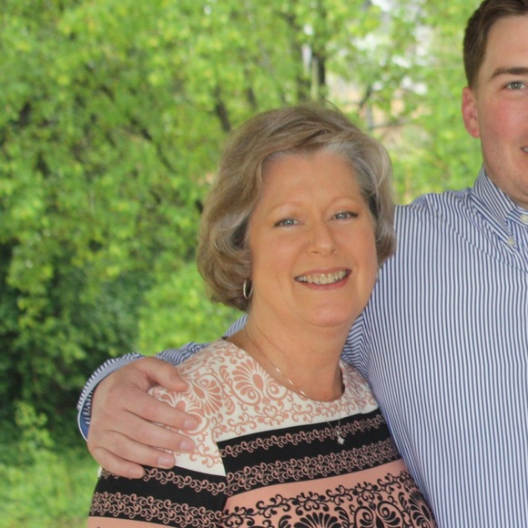 Beverly's Closet (@beverlymeek) | Poshmark